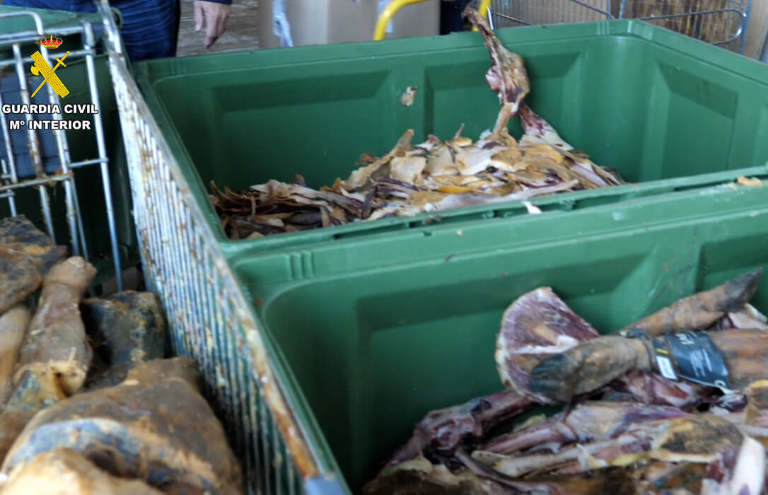 La Guardia Civil interviene casi una tonelada de jamones en mal estado ...