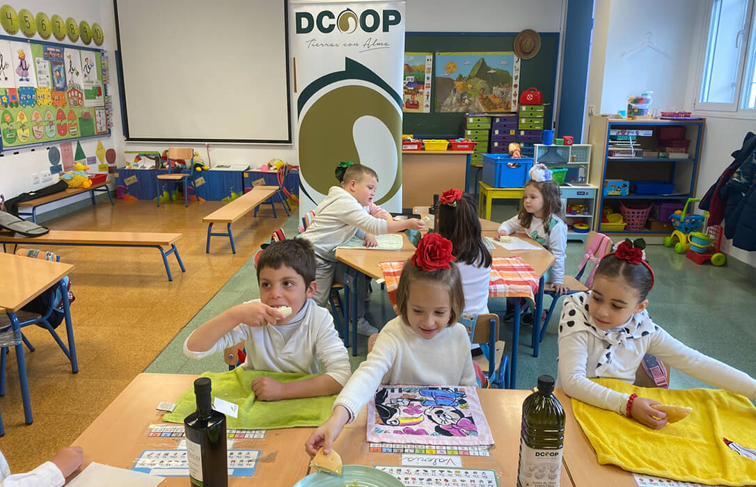 Nueva promoción del consumo de aceite de oliva en los desayunos y en los colegios para ...